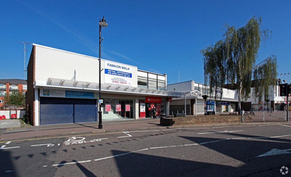 Fawkon Walk, Hoddesdon, EN11 8TJ - GBR