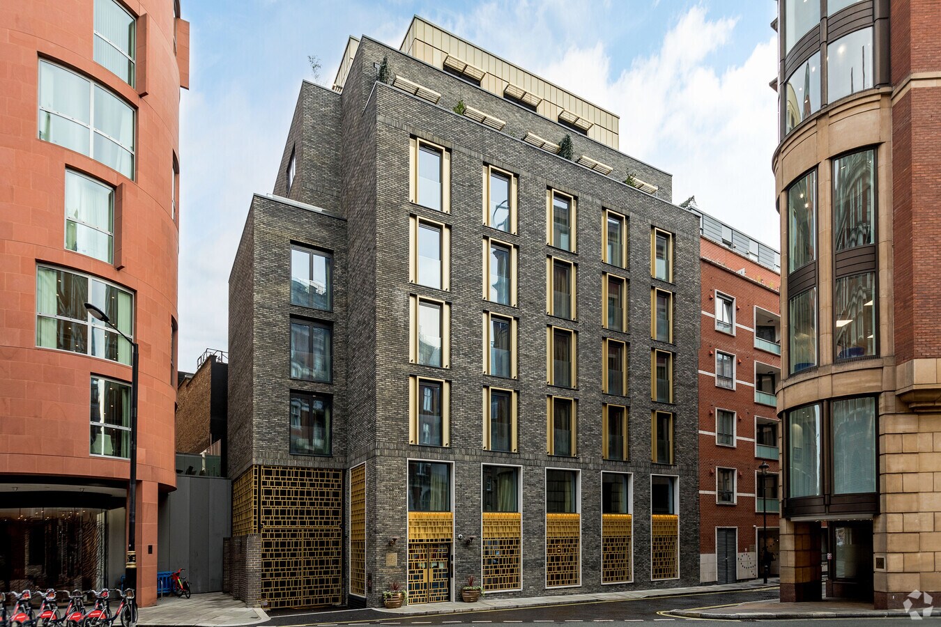 1 Vandon St, London, SW1H 0AH - GBR