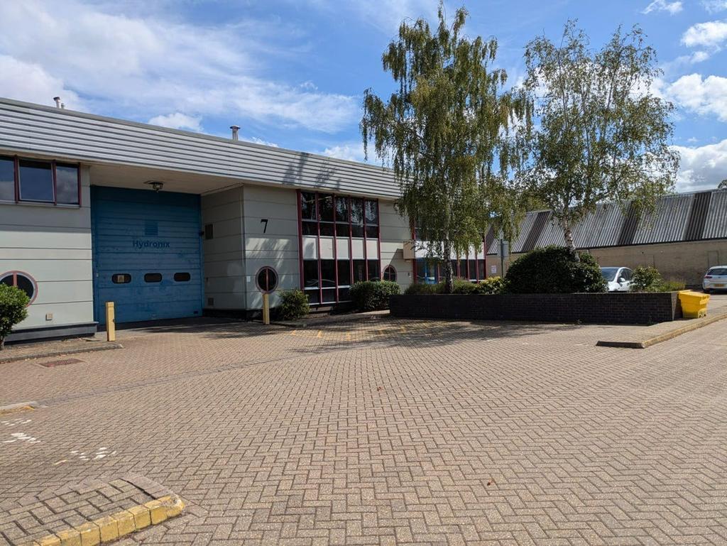 Industrial Space to Rent - Walnut Tree Clos, Guildford, GU1 4UG ...