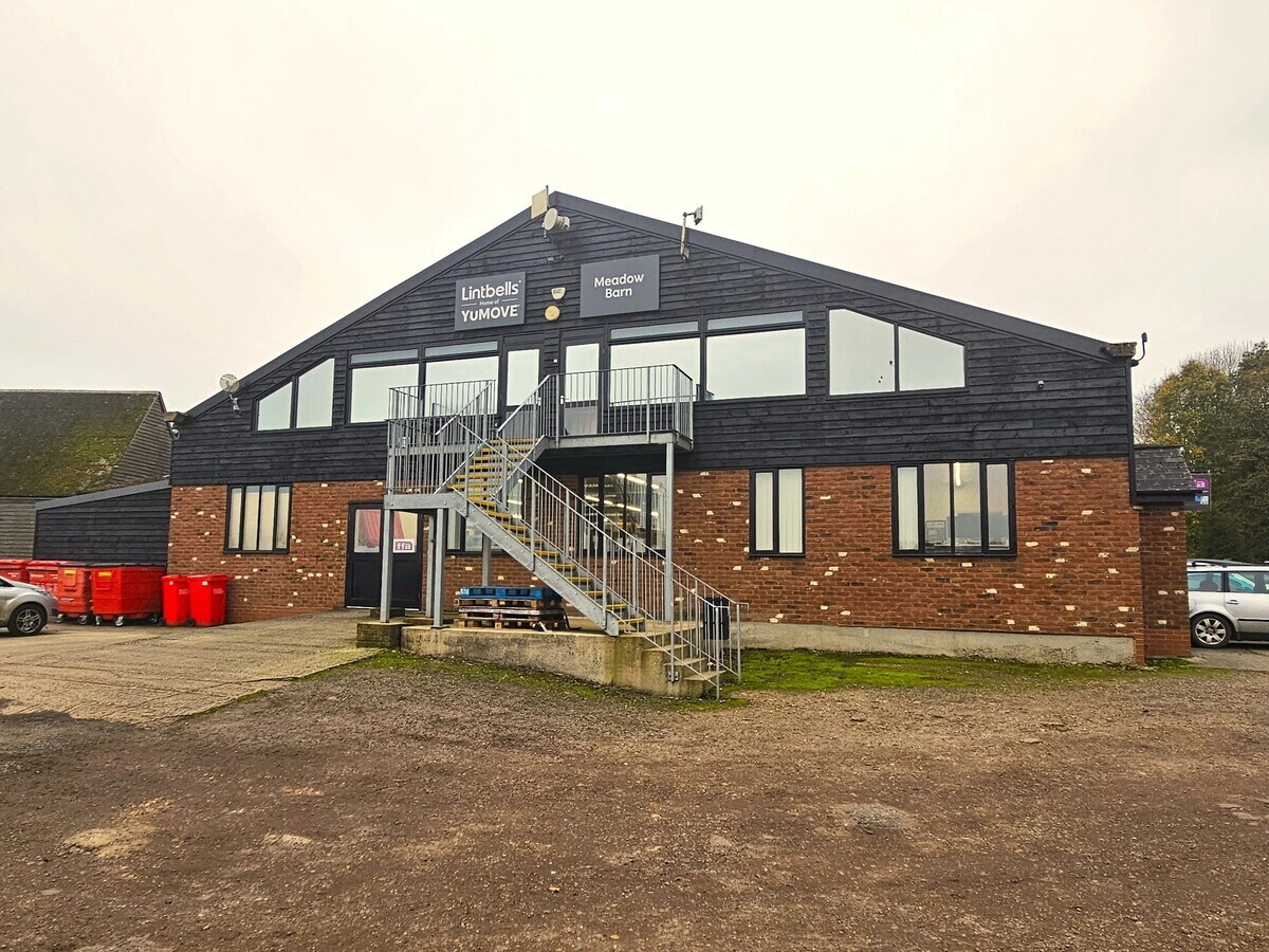 Meadow Barn, Fairclough Hall Farm, Weston, SG4 7DP | LoopNet
