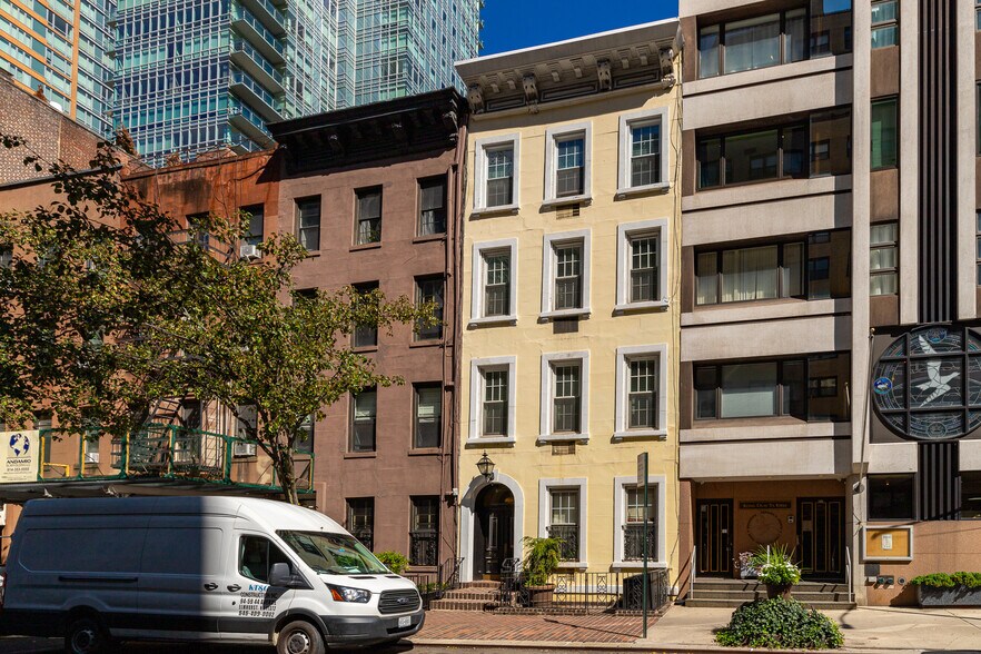 315 E 52nd St, New York 10022 - Residential for Sale | LoopNet UK