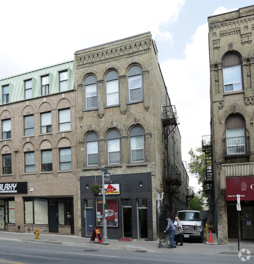 350 Richmond St, London, ON N6A 3C3