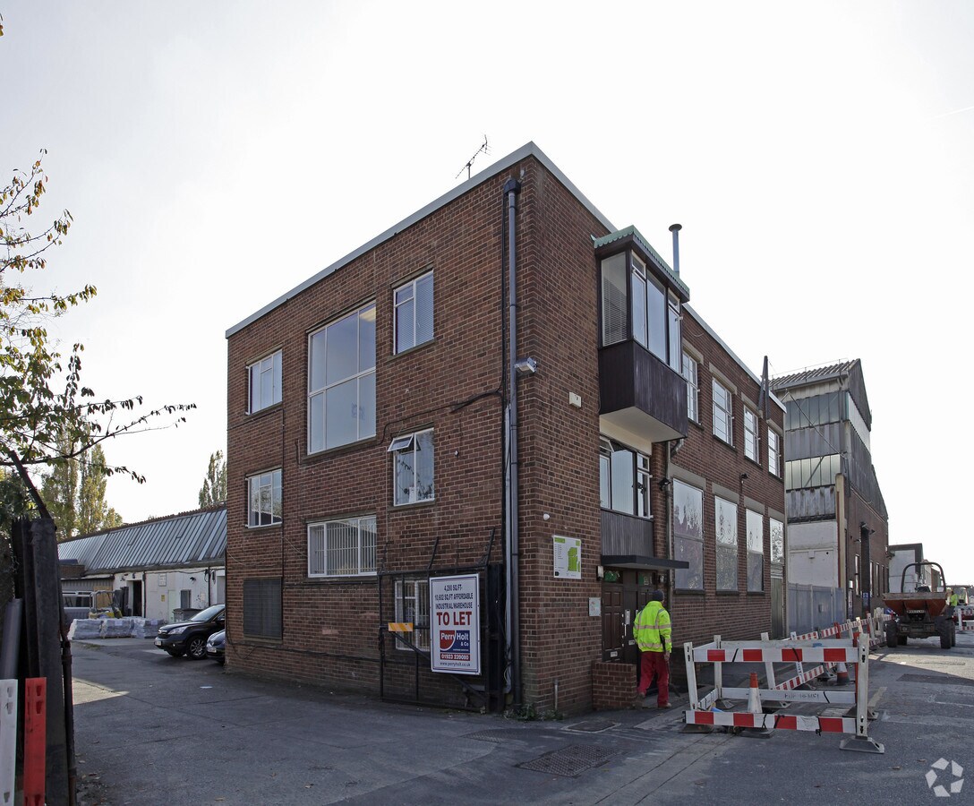Sandown Rd, Watford WD24 7UB - Office for Rent | LoopNet.co.uk