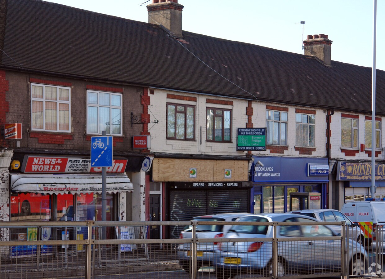 16-18 Roneo Corner, Hornchurch RM12 4TN | LoopNet UK