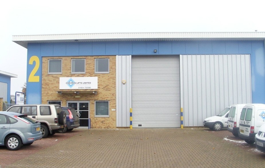 Barn Way, Northampton, NN5 7UW - The IO Centre | LoopNet UK
