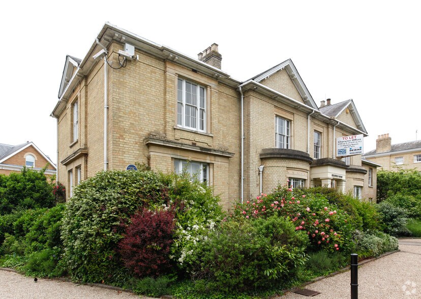 104 New London Rd, Chelmsford, CM2 0RG | LoopNet UK