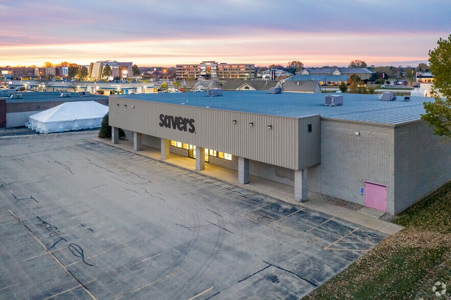 317 N Mall Dr, Appleton, WI 54913 - USA