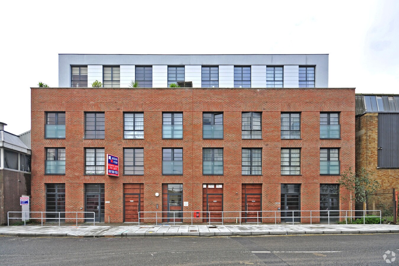 70-76 De Beauvoir Cres, London, N1 5SB - GBR