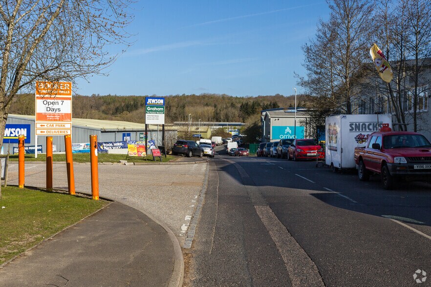 Kingstanding Way, Tunbridge Wells, TN2 3UP | LoopNet UK