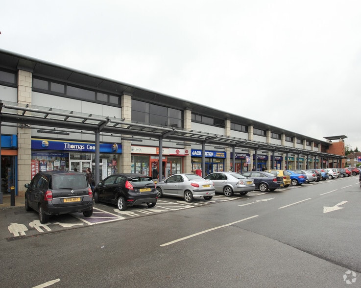 Stirling Way, Leeds LS14 6PA - Seacroft Shopping Centre | LoopNet UK
