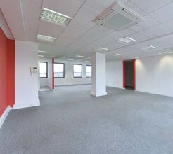 25-31 London St, Reading, RG1 4PS - Central Point | LoopNet UK
