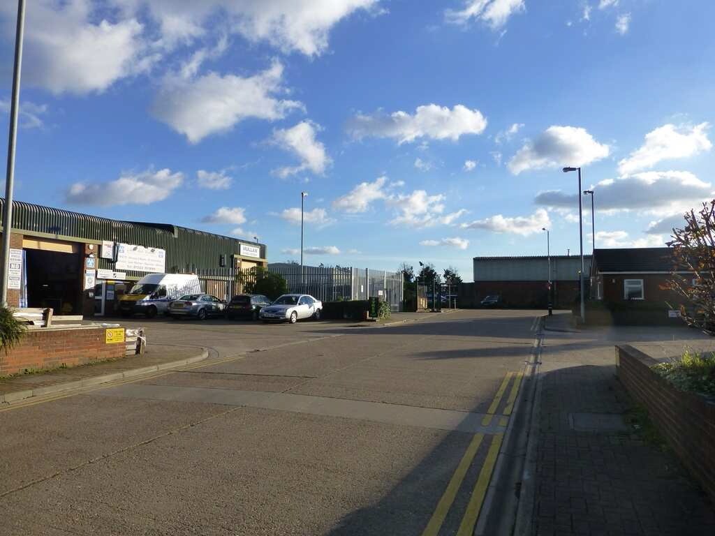 1 Manor Rd, Erith DA8 2AJ | LoopNet UK