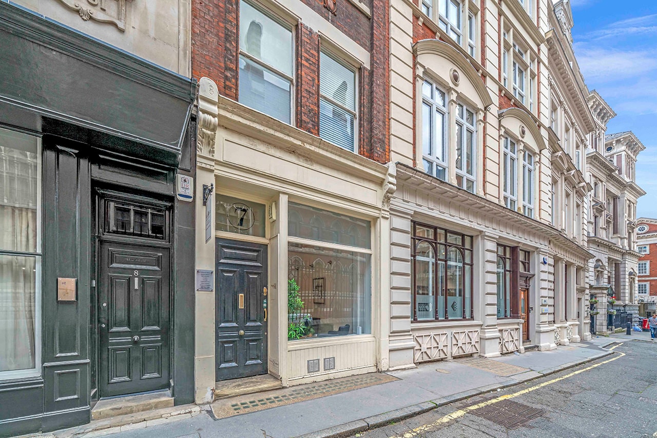 7 Bell Yard, London, WC2A 2JR - Office to Rent - 425 sq ft - GBR