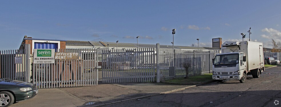 Dencora Way, Luton LU3 3HP | LoopNet UK