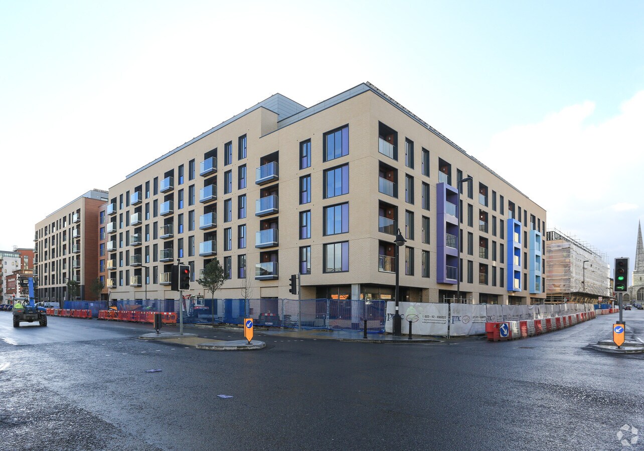 Phase 3, Bernard St, Southampton, SO14 3NX | LoopNet