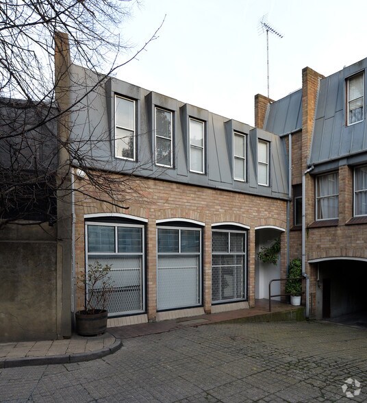 7 Rosehart Mews, London, W11 3TY - Office for Lease | LoopNet UK