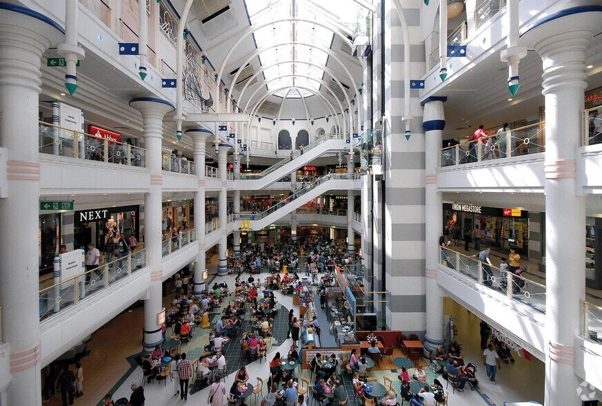 Commercial Way, Woking GU21 6GD - Peacocks Shopping Centre | LoopNet UK