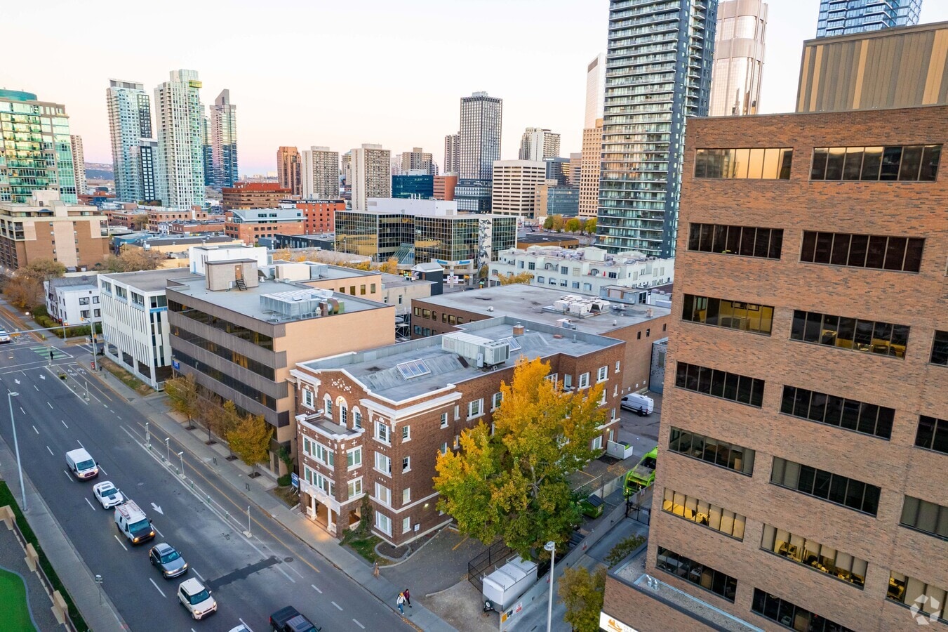 620 12 Ave SW, Calgary T2R 0H5 - Lorraine Block | LoopNet.co.uk