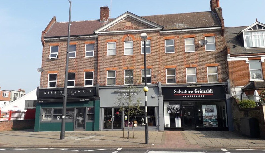 166 Upper Richmond Rd W, London, SW14 8AW - GBR