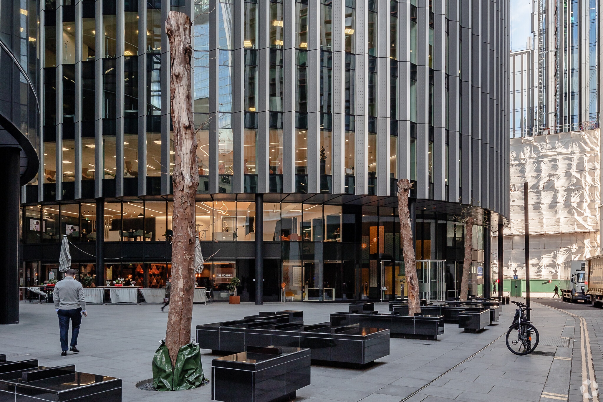 25 Fenchurch Ave, London, EC3M 5AD - Retail to Rent - 1,165 sq ft - GBR