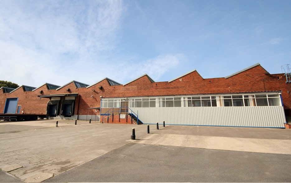 Barugh Green Rd, Barnsley S75 1JT | LoopNet UK