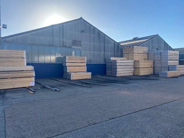 Church Manorway, Erith DA8 1DE - Cedar Depot | LoopNet UK