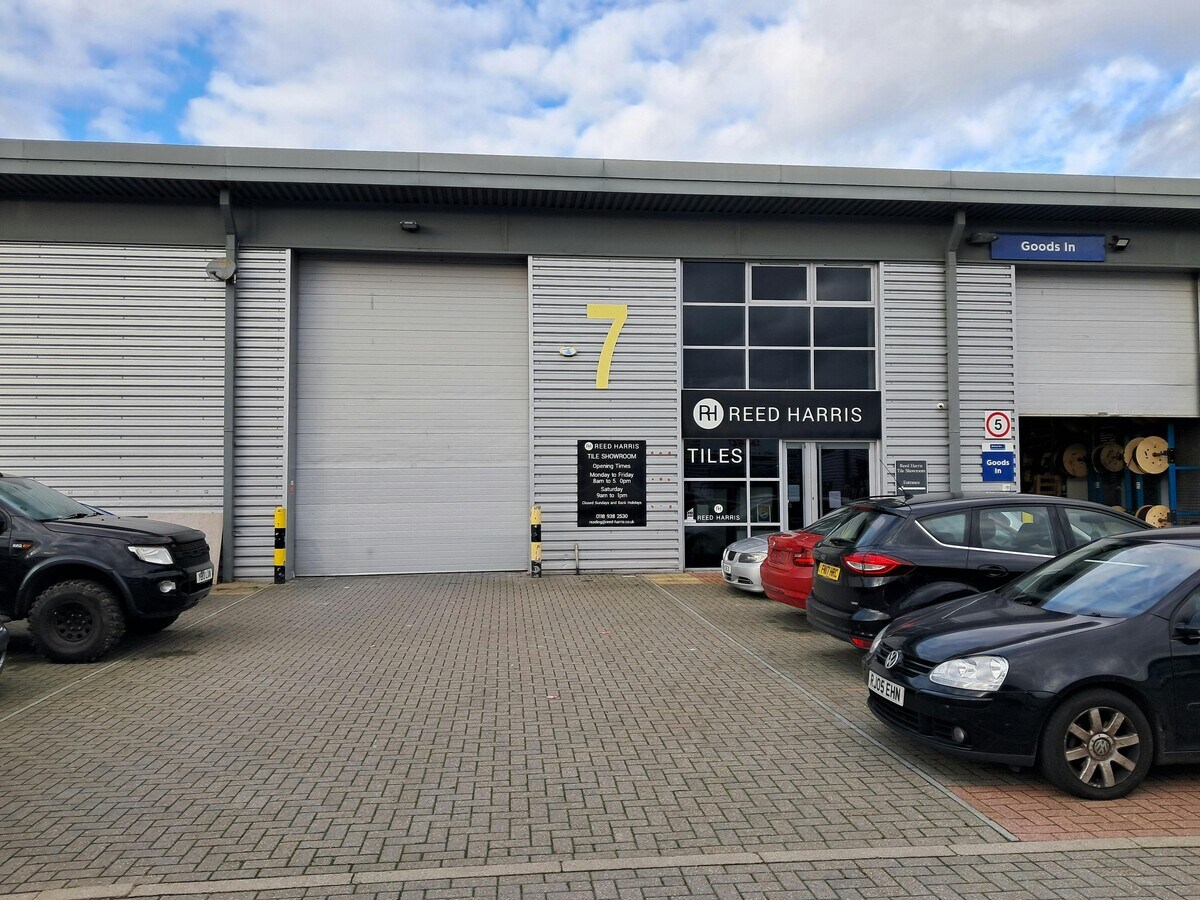 Industrial Space to Rent - Deacon Way, Reading, RG30 6AQ - 3,363 sq ft ...