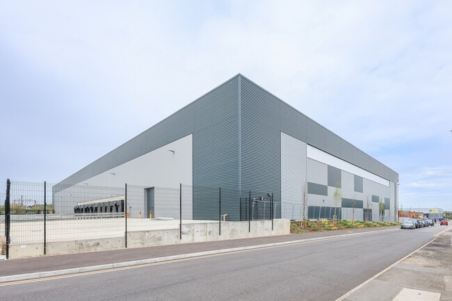 Industrial Units & Warehouses To Rent in Milton Keynes