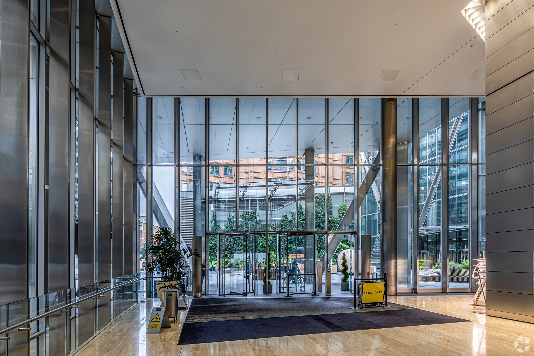 Retail Space to Rent in 201 Bishopsgate, London, EC2M 3AE - 707 sq ft ...