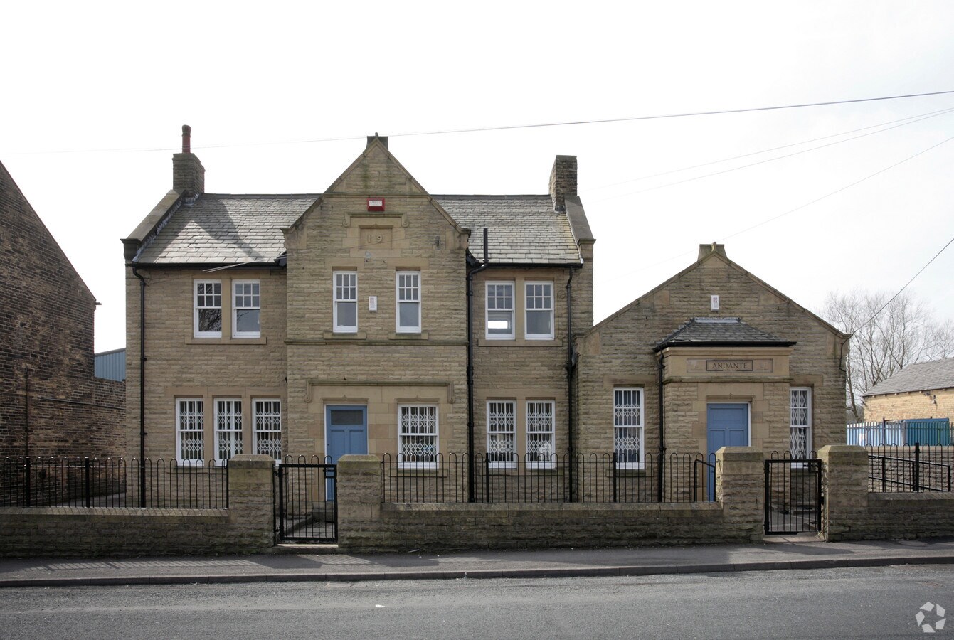 Office Property for Sale in 7 Common Rd, Bradford, BD12 0TN - 3,655 sq ...