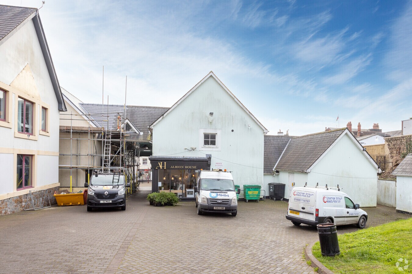 1 Manor Way, Chepstow NP16 5HZ - Library Place | LoopNet UK