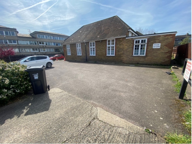 Ray Lodge Rd, Woodford Green, IG8 7PG | LoopNet UK