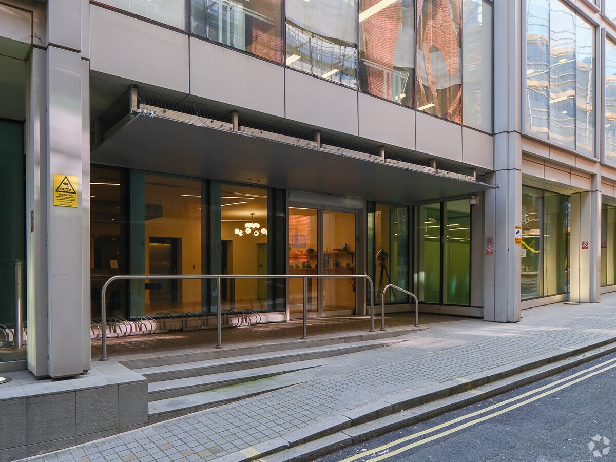 Coworking Space to Rent - 3-7 Herbal Hl, London, EC1R 5EJ | LoopNet