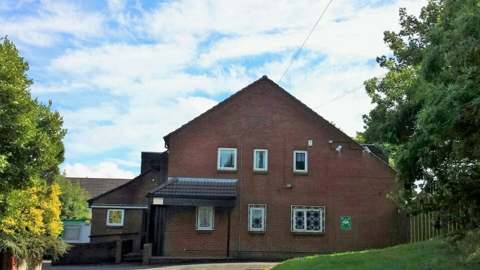 208 Ballyduff Rd, Newtownabbey BT36 6UX | LoopNet.co.uk