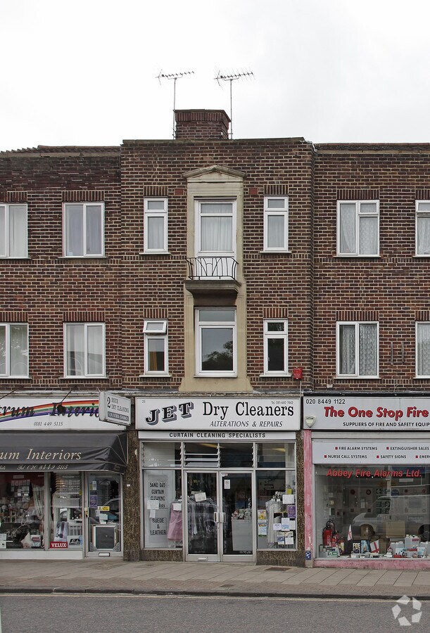 25 Church Hill Rd, Barnet, EN4 8SY | LoopNet UK