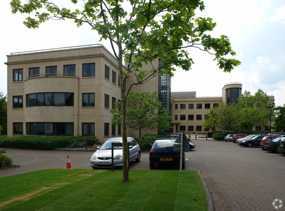 Aerospace Blvd, Farnborough, GU14 6YU | LoopNet UK