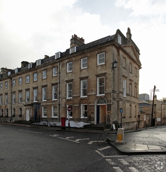 12-13 Queen Sq, Bath BA1 2HJ | LoopNet UK