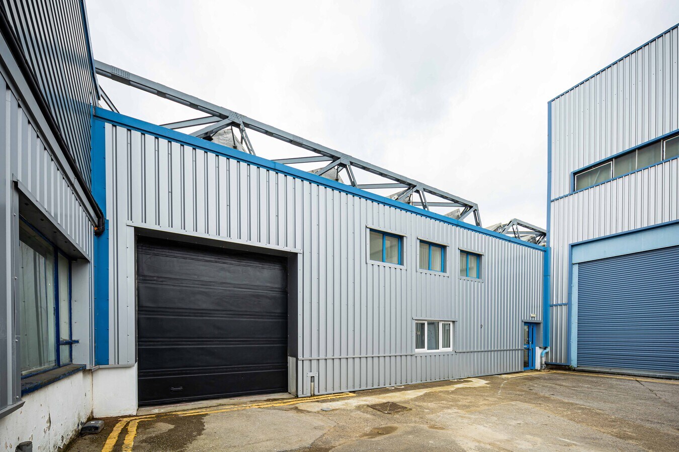 Alliance Rd, London, W3 0RA - GBR