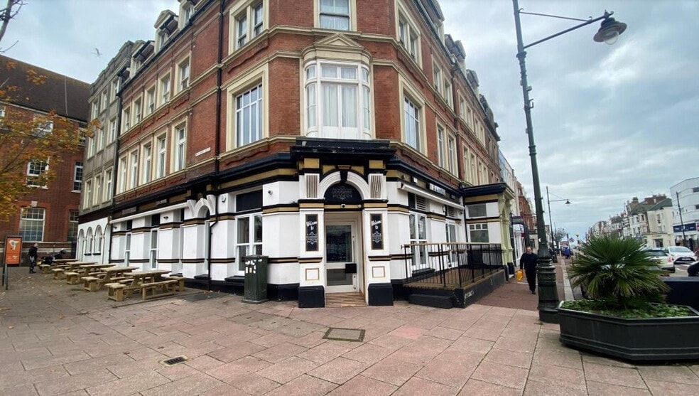 Devonshire Sq, Bexhill TN40 1AB | LoopNet UK