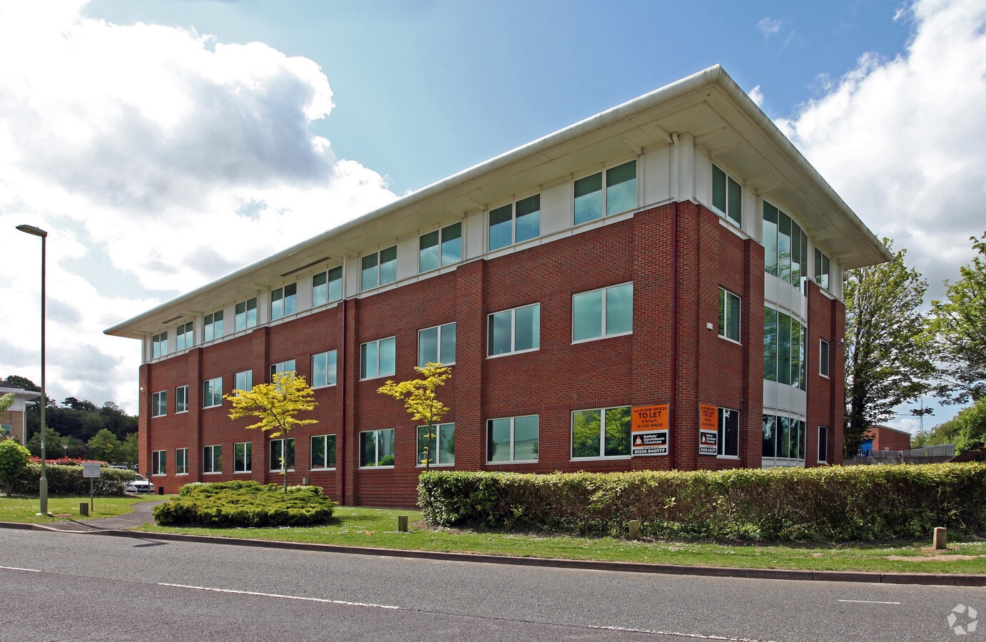 Jays Clos, Basingstoke, RG22 4AX - GBR