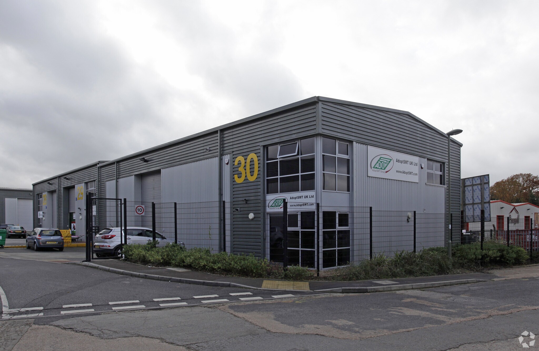 Units 29-30 Salbrook Road Industrial Estate, Salfords, RH1 5GL | LoopNet