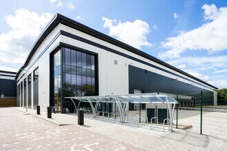 Jays Close, Basingstoke, HAM RG22 4PF - Panattoni VPark | LoopNet UK