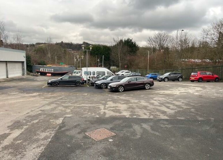 Frizinghall Rd, Bradford, BD9 4JB - Highfield Garage | LoopNet UK