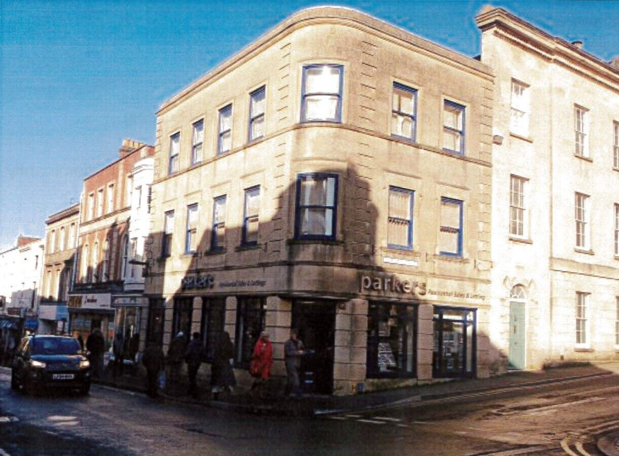 10 George St, Stroud, GL5 3DX | LoopNet UK
