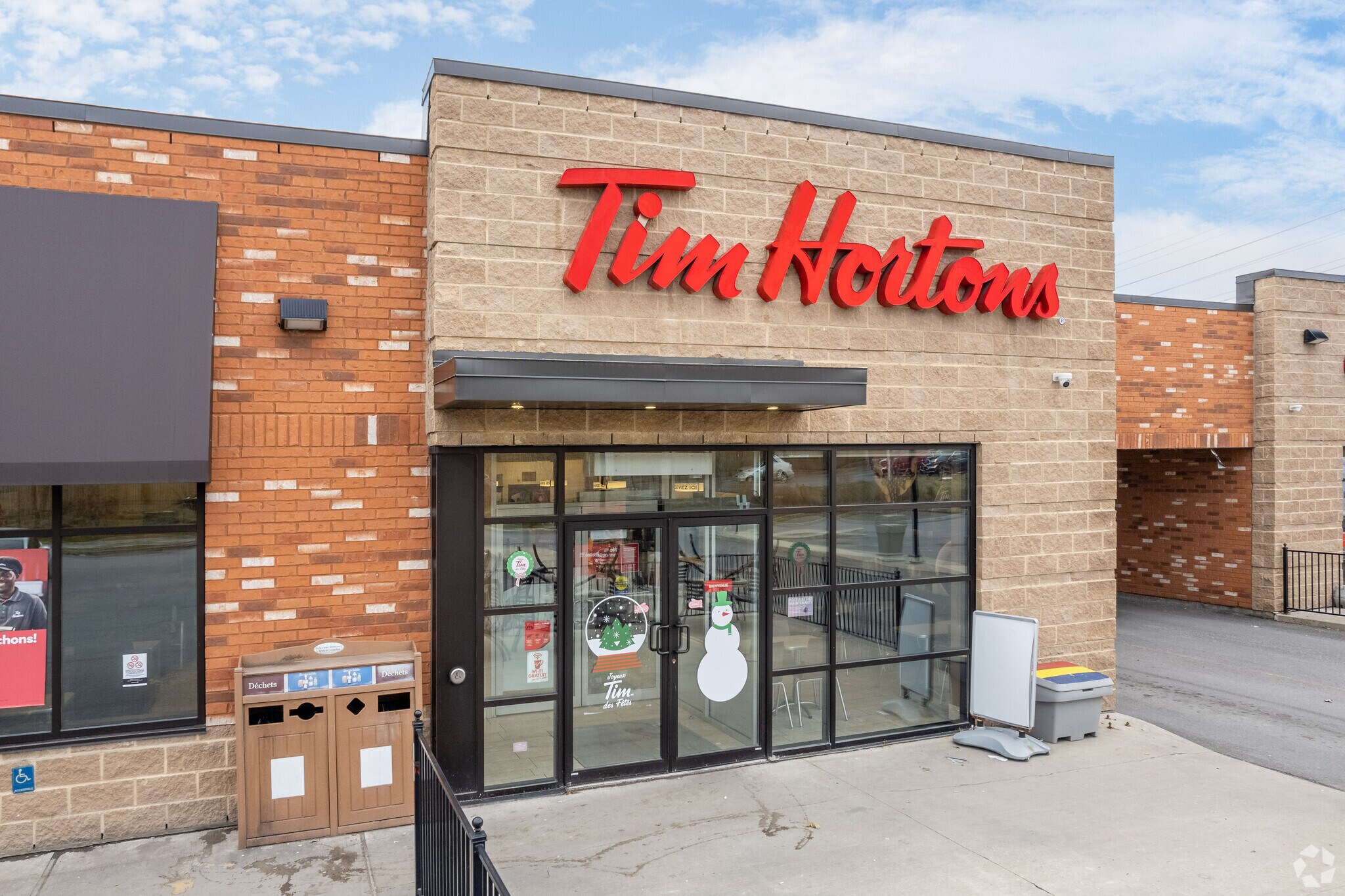 3550 Boul Pitfield, Saint-Laurent H4S 1W1 - Retail for Rent | LoopNet.co.uk