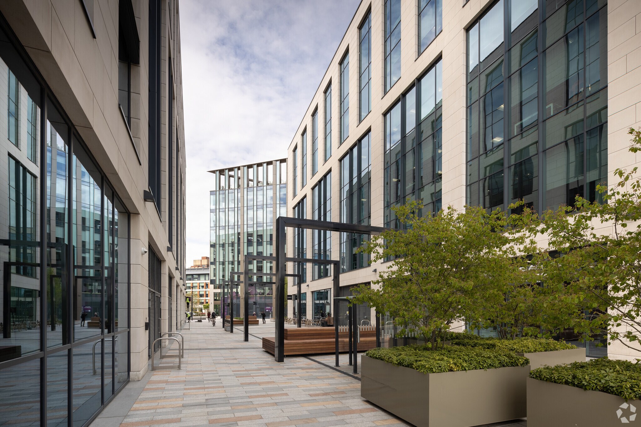 Coworking Space to Rent - Floor 3, 6 Wellington Place, 6 Wellington Pl ...