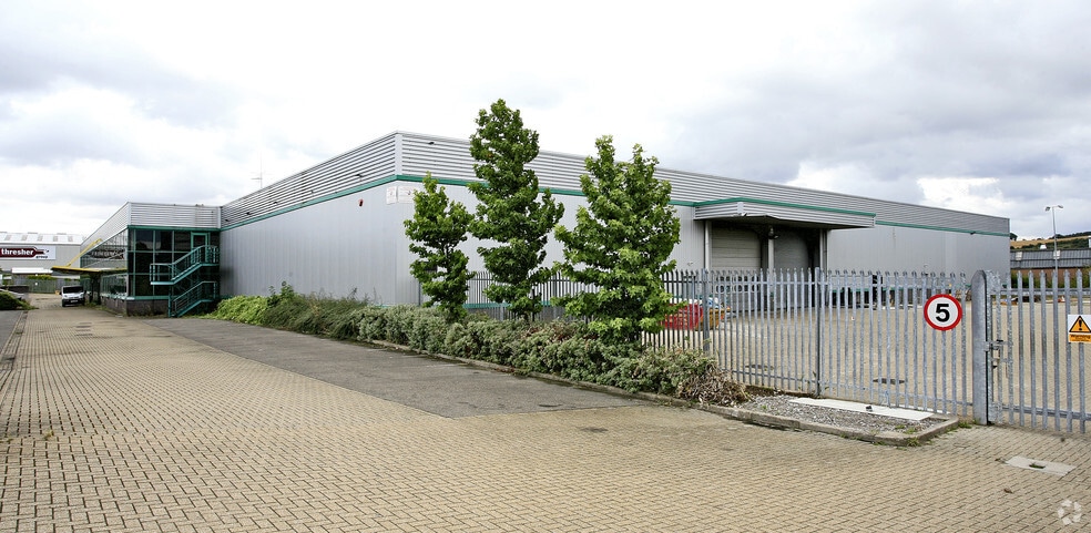 Boscombe Rd, Dunstable, LU5 4LT