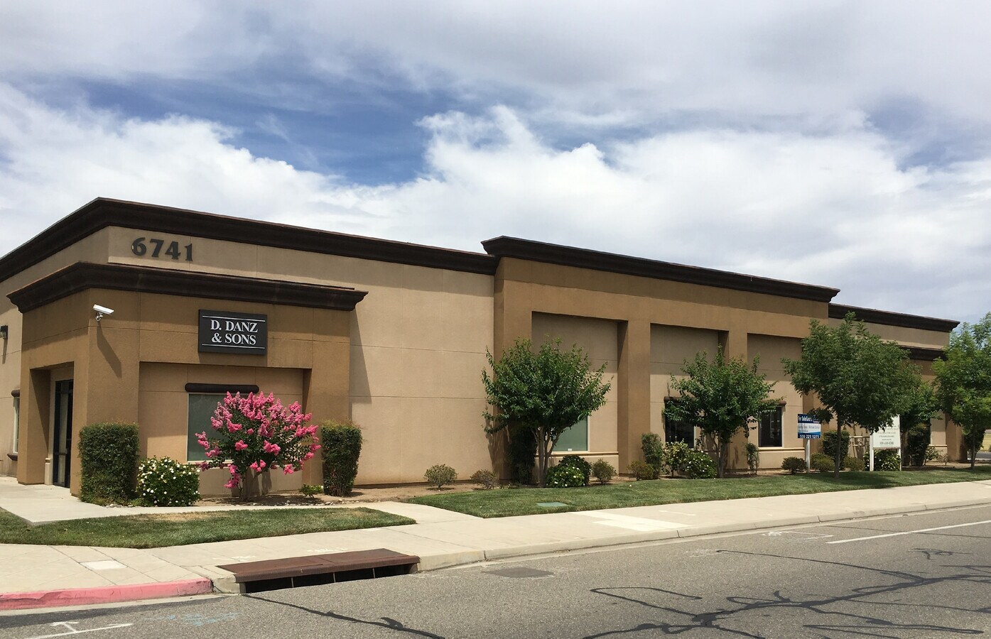 6725 N Willow Ave, Fresno 93710 | LoopNet UK