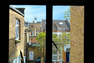 Coworking Space to Rent - Oru Space East Dulwich, 20-22 Lordship Ln ...
