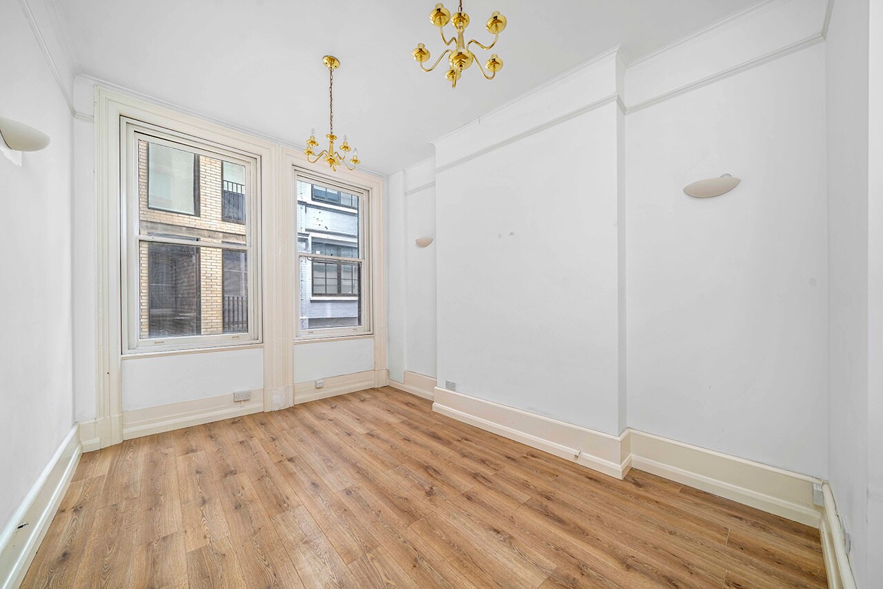 7 Bell Yard, London, WC2A 2JR - Office to Rent - 425 sq ft - GBR